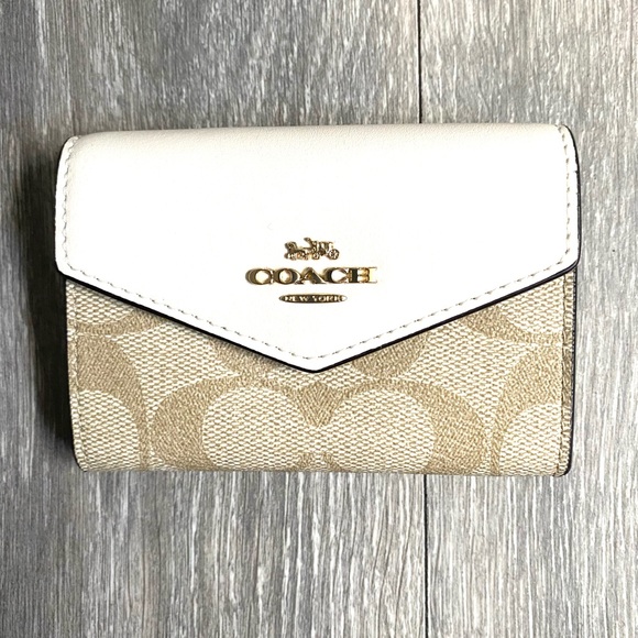 Coach | Bags | Nwt Coach Flap Card Case In Signature Canvas | Poshmark